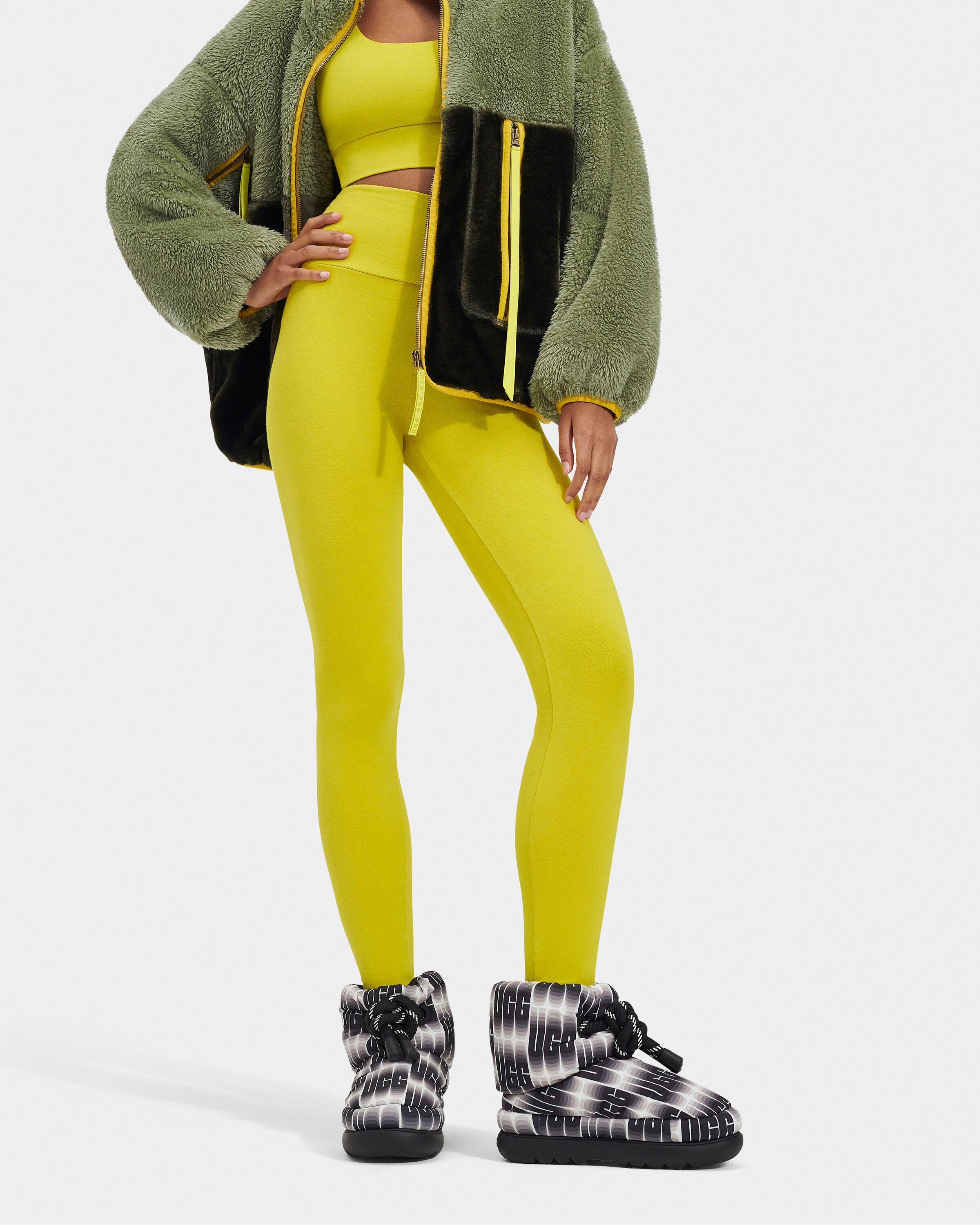 UGG® Classic Maxi Wavelength Short Boot for Women | UGG® UK