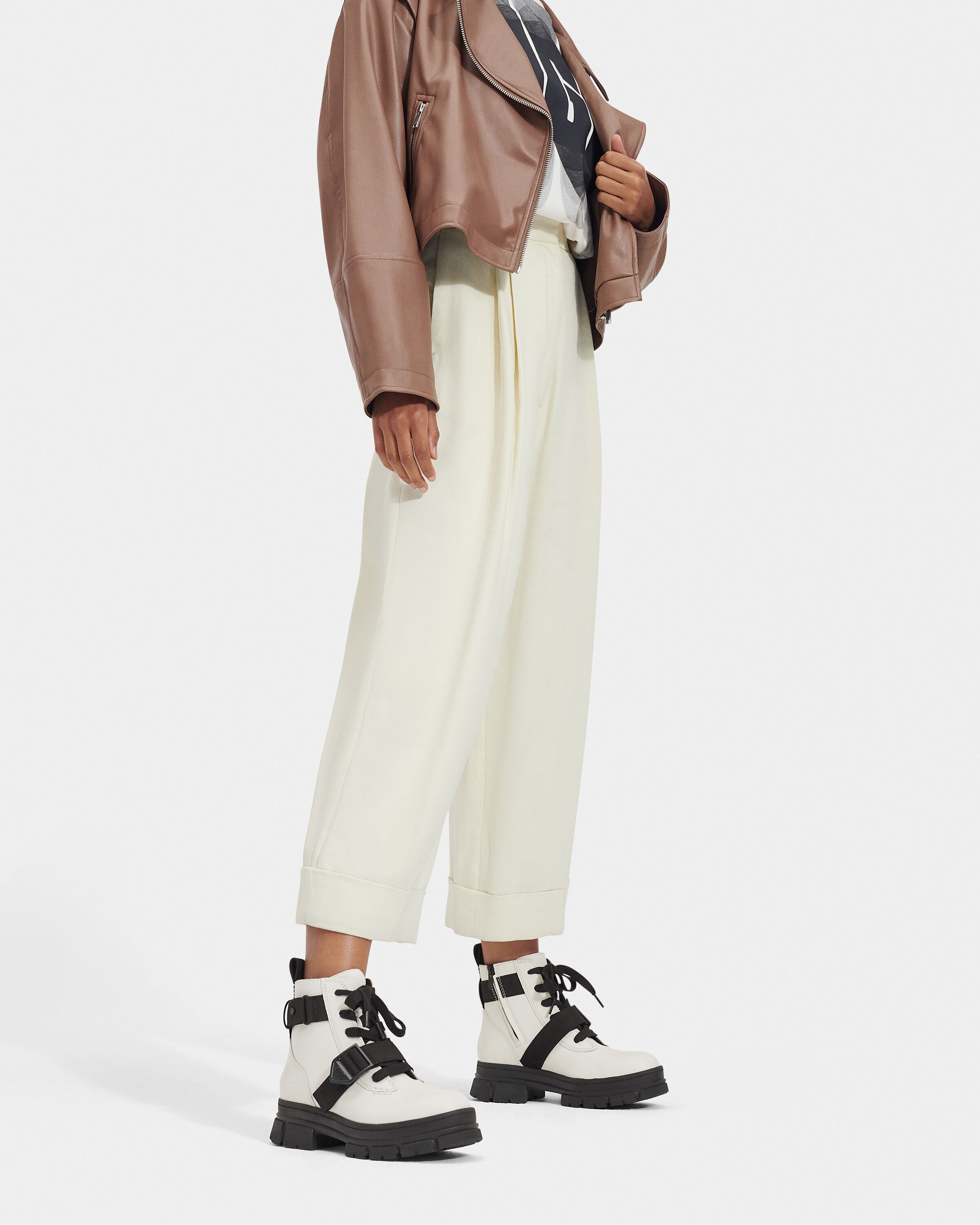 UGG® Ashton Lace Up Boot for Women | UGG® EU