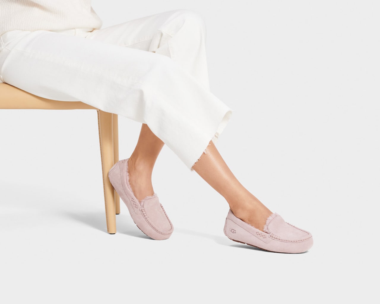 Slipper Guide | UGG® | Moldova